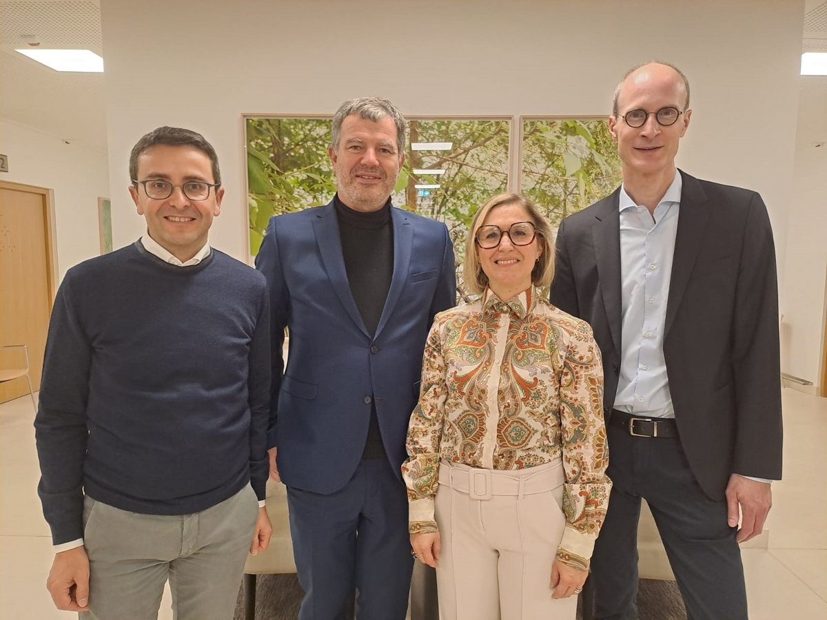 Glaukomspezialist Prof. Thomas Klink zu Besuch im Gesundheitszentrum ...